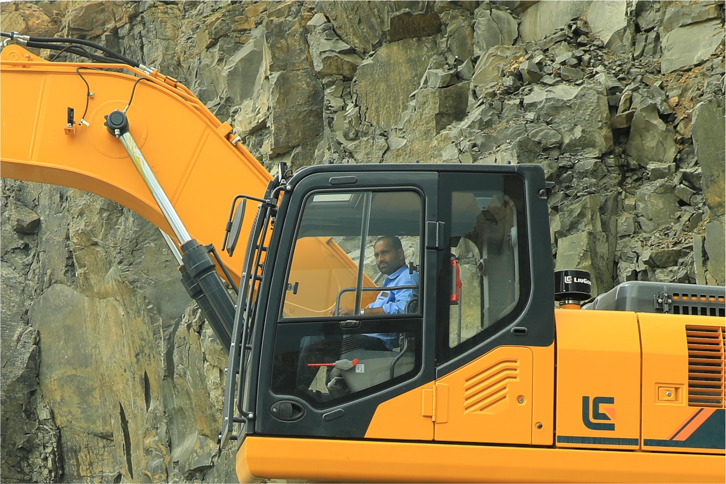 922E XD – LiuGong India Pvt. Ltd.