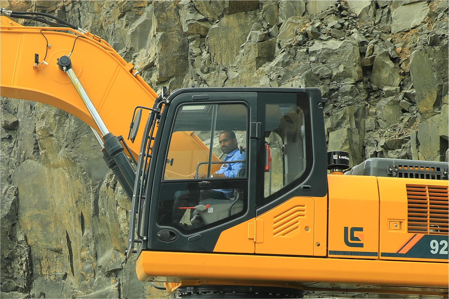 925E XLR – LiuGong India Pvt. Ltd.