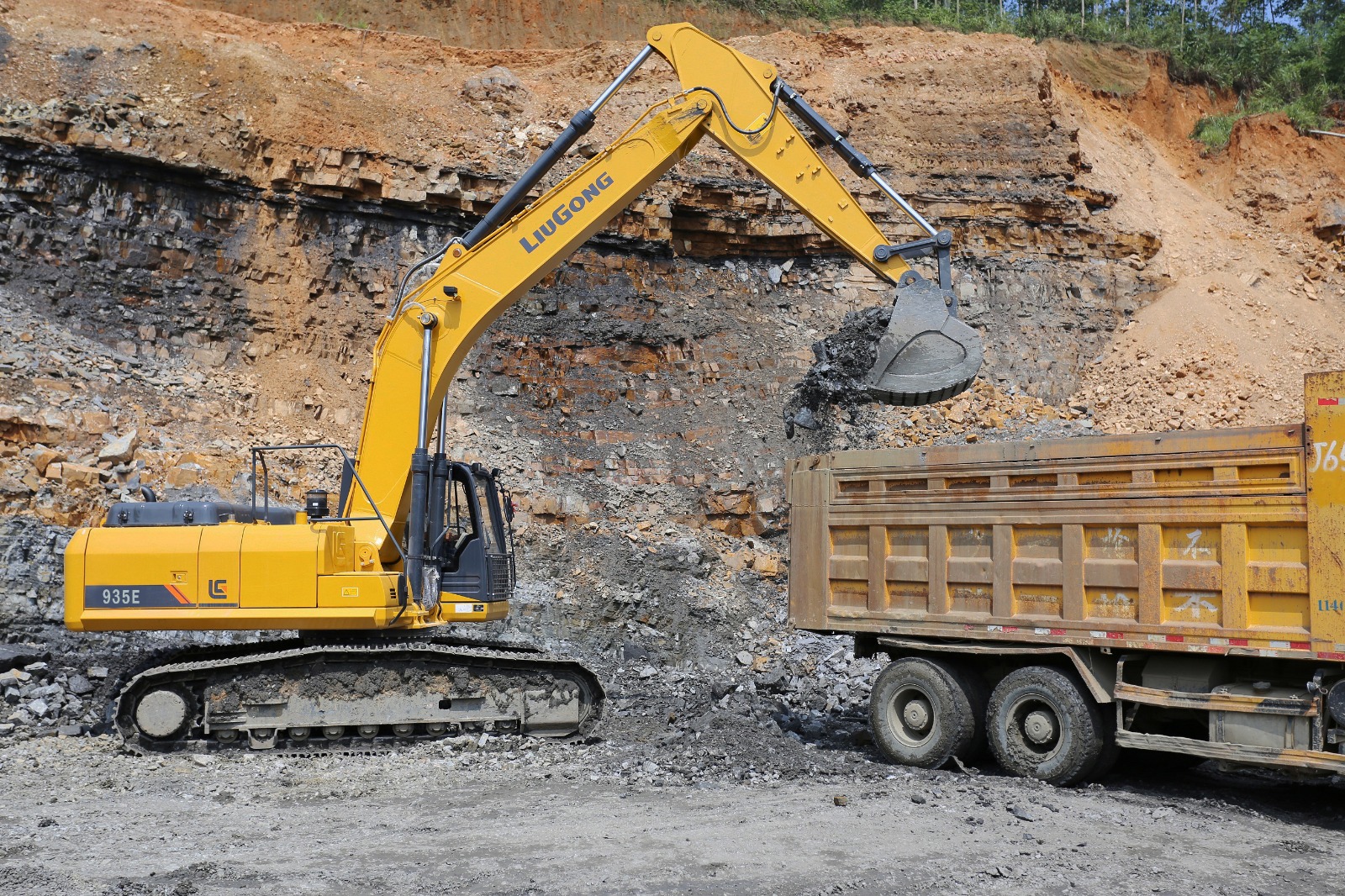 935E HD – LiuGong India Pvt. Ltd.